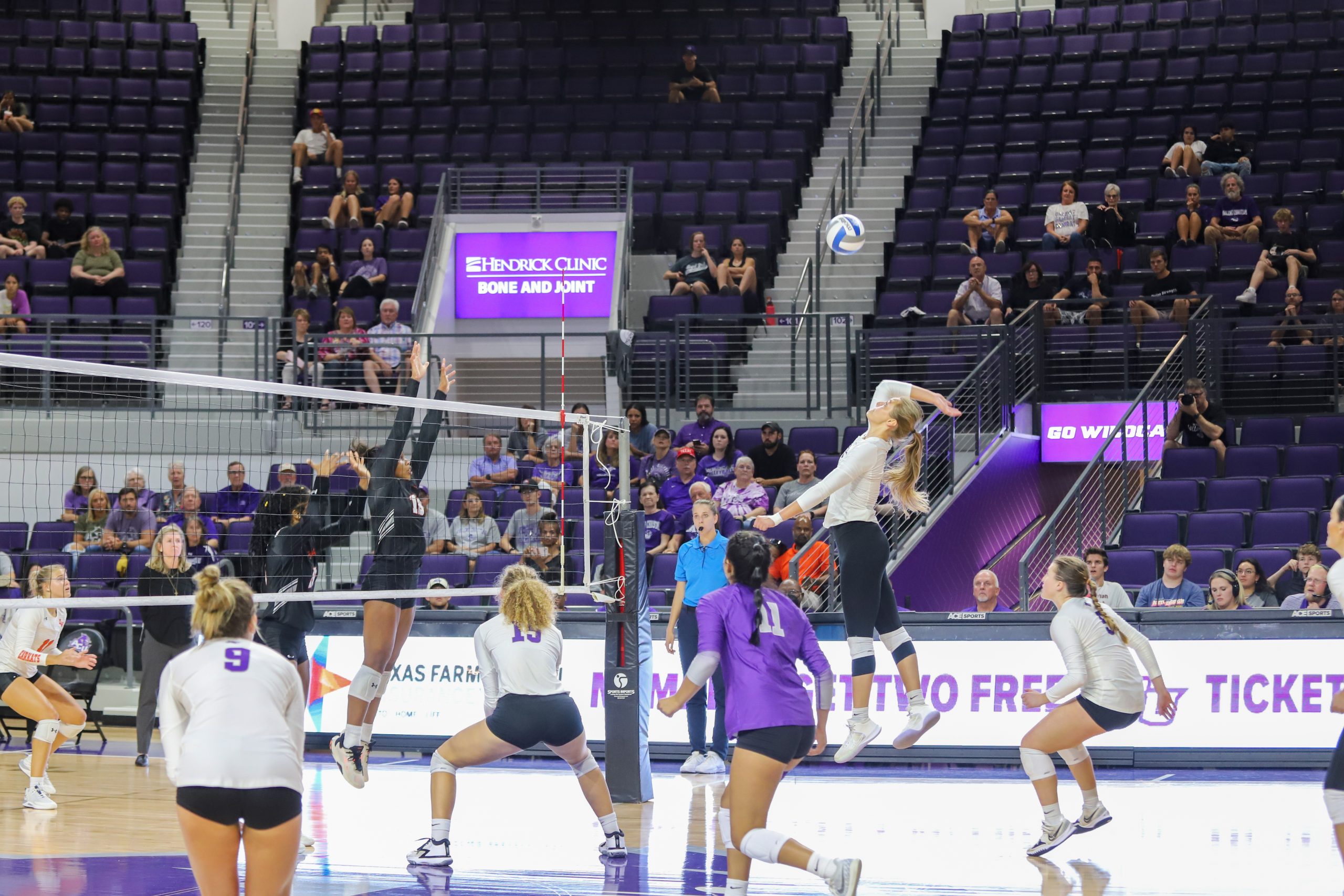 Gallery: Volleyball starts WAC play with win against Sam Houston - The Optimist