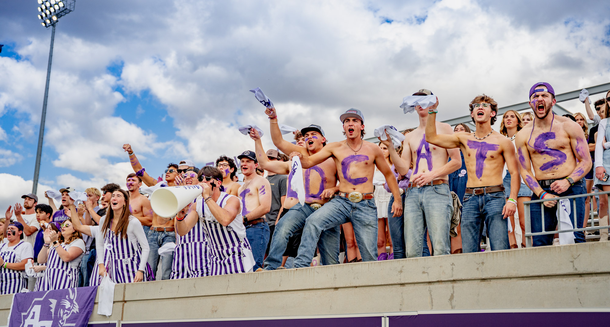Gallery: Football outlasts Tarleton with last-second field goal during Homecoming - The Optimist