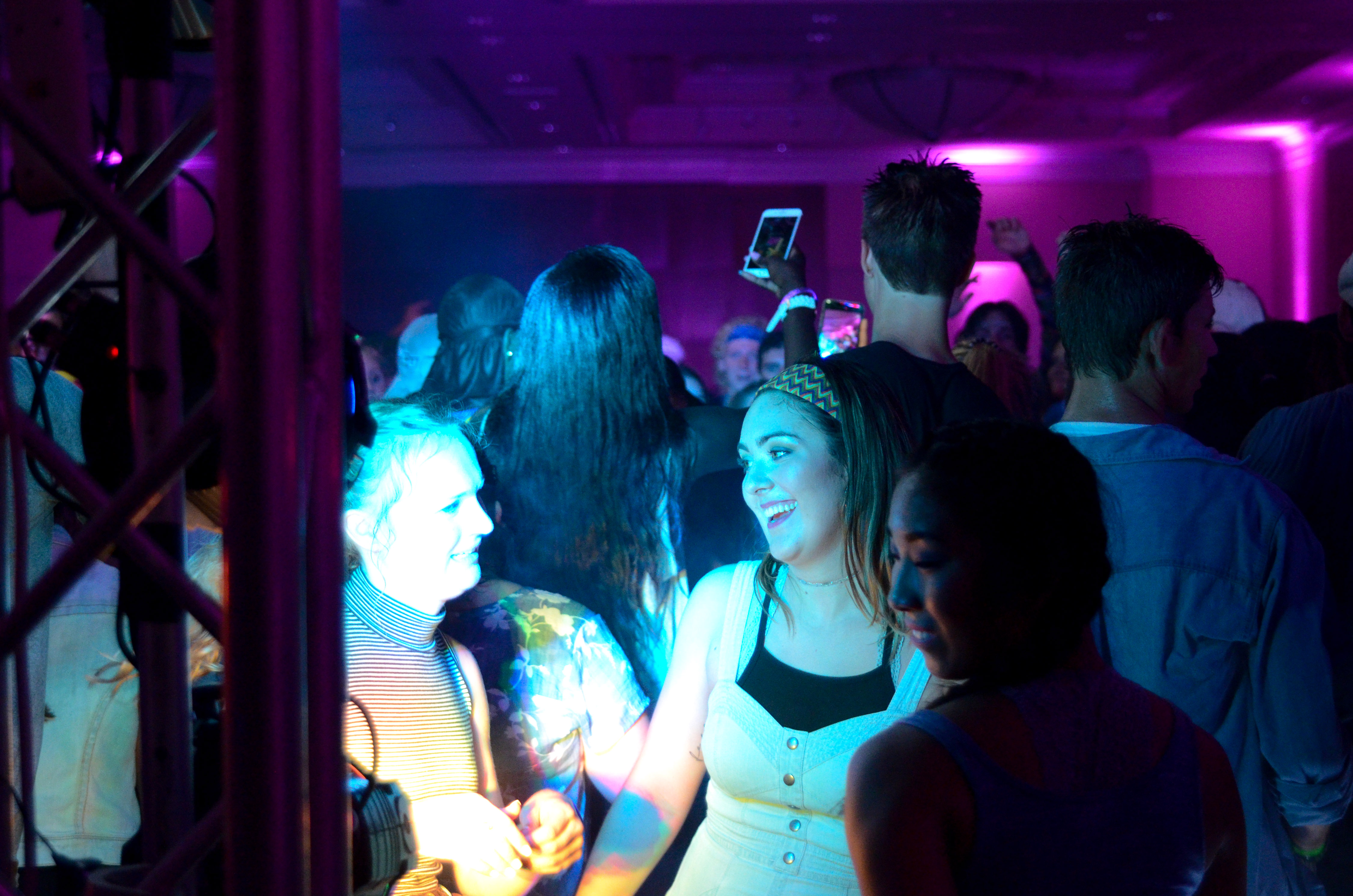 Gallery: Wildcat Week's 'Year 2000 (Y2K) Dance' - The Optimist