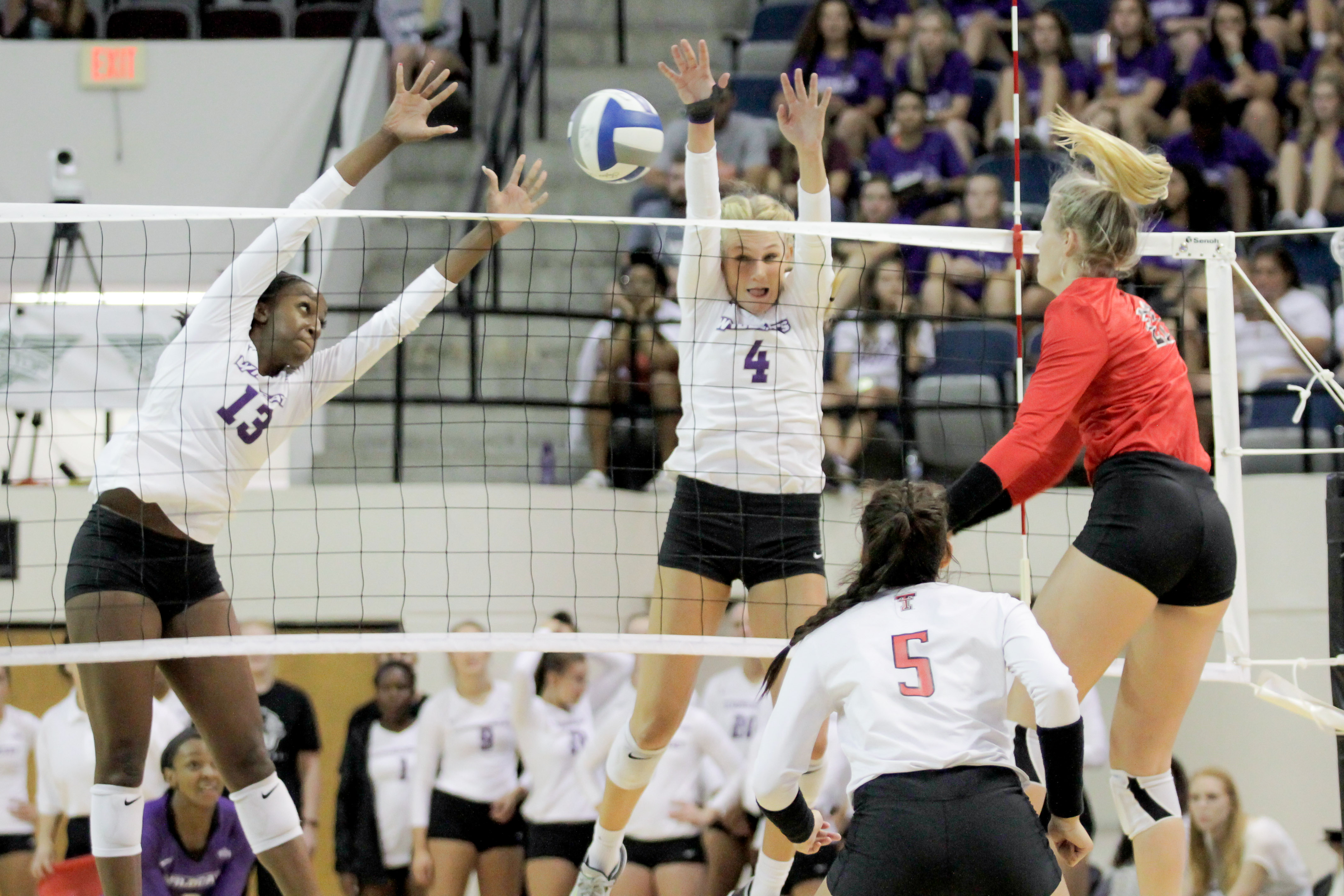 Volleyball falls at UCA and SFA - The Optimist