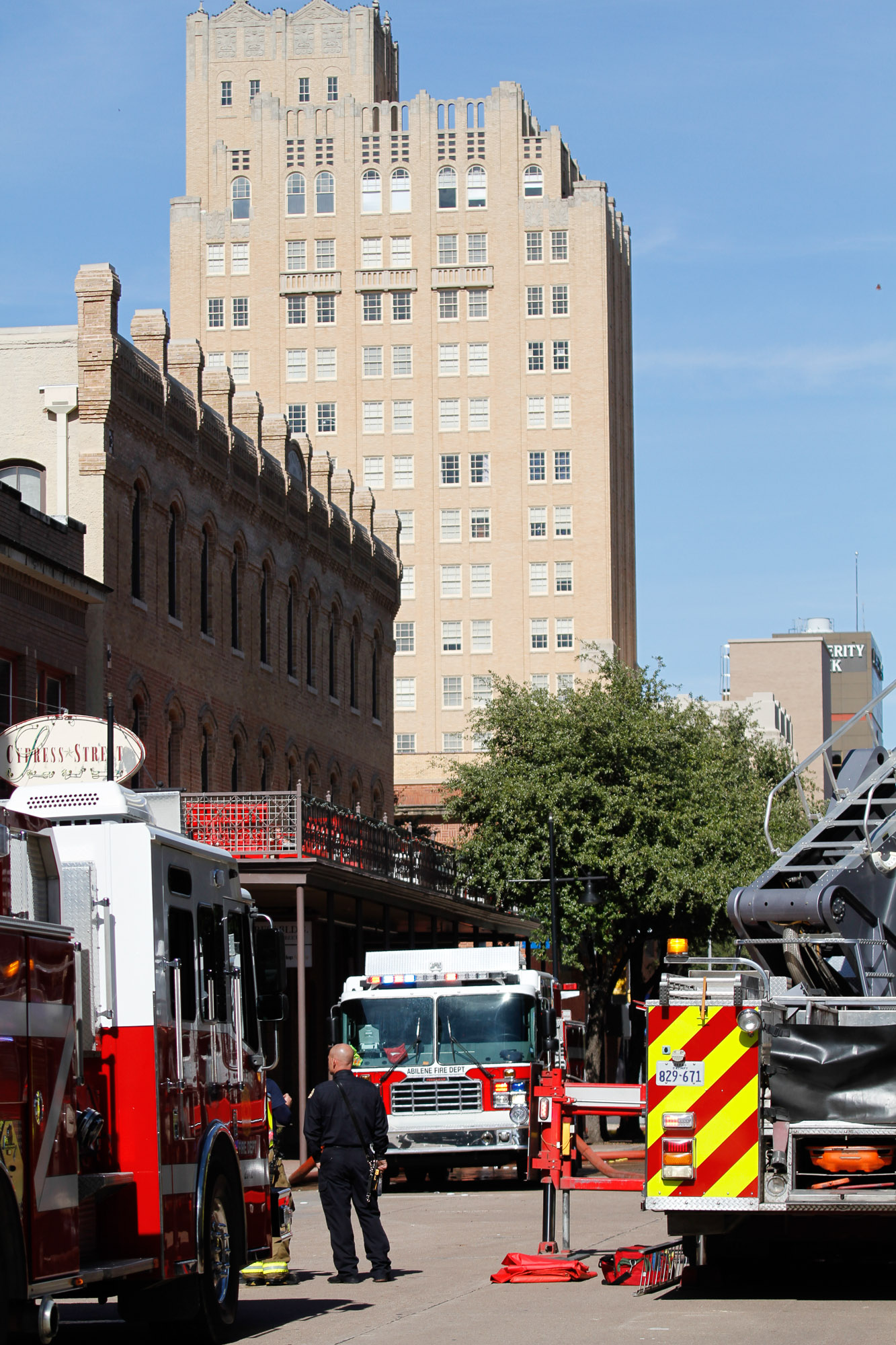 Fire destroys Reporter-News roof, displaces staff - The Optimist