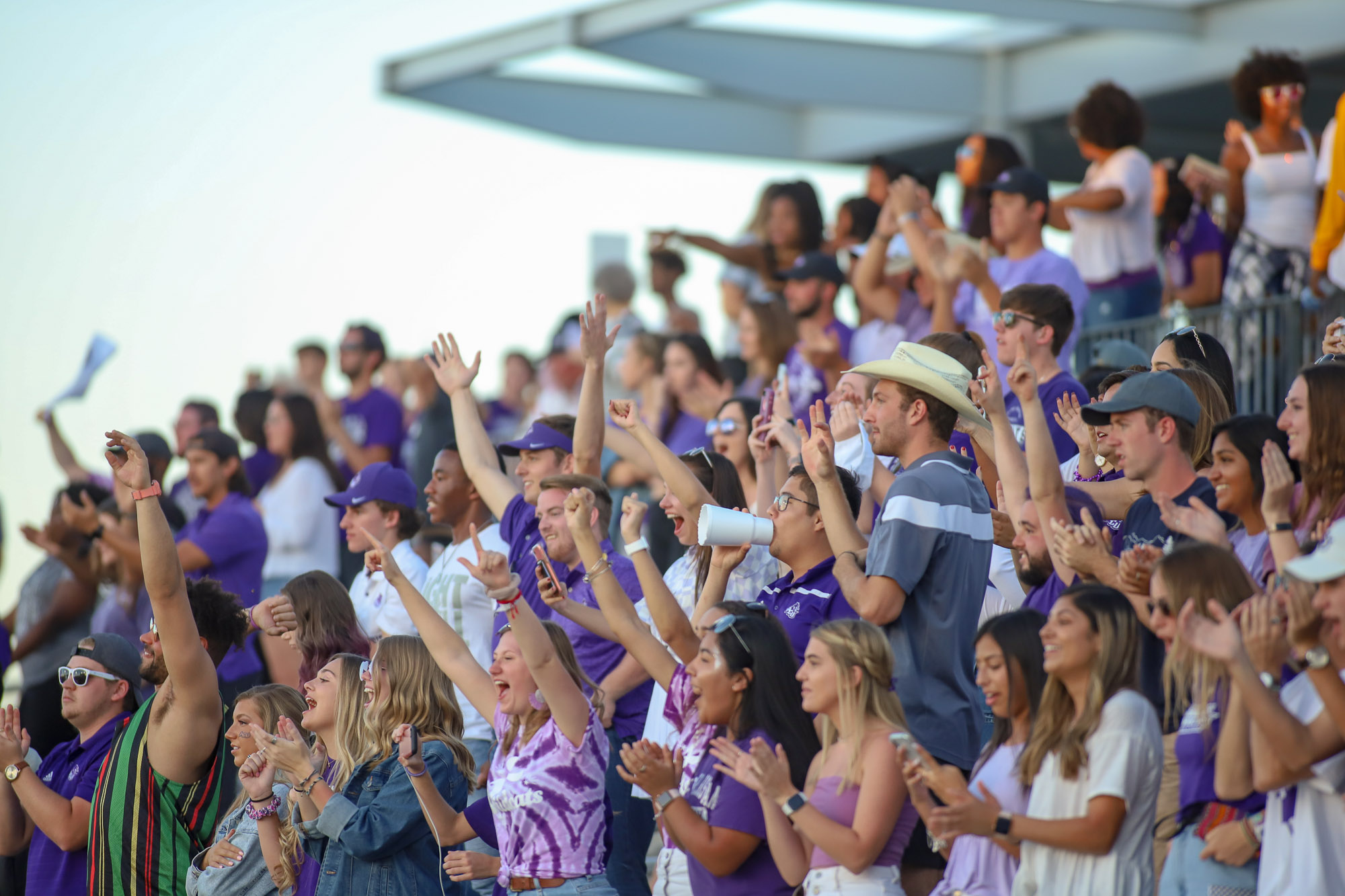 ACU students want sporting events on-campus with fans, survey finds ...