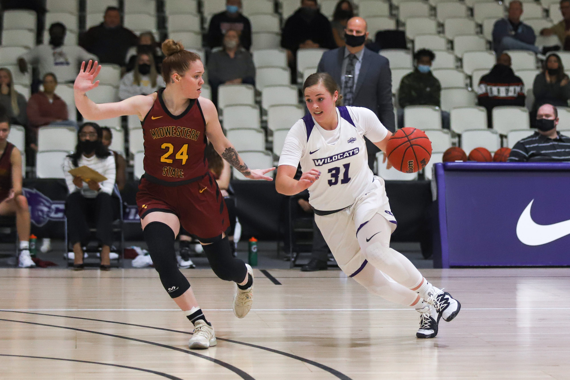 Gallery: Women's basketball dominates Mustangs - The Optimist