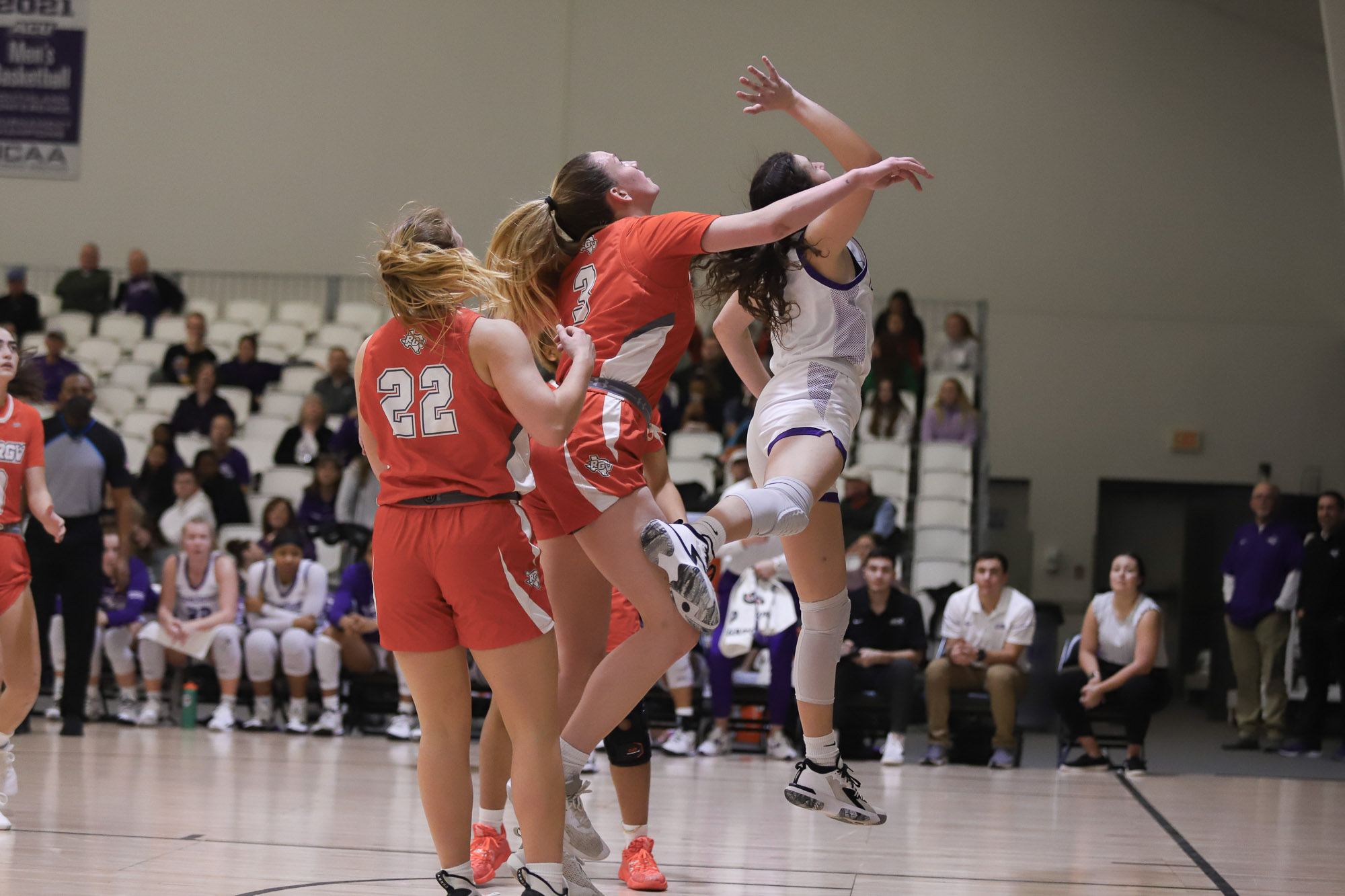 Gallery: Women's basketball surpasses Vaqueros at home - The Optimist