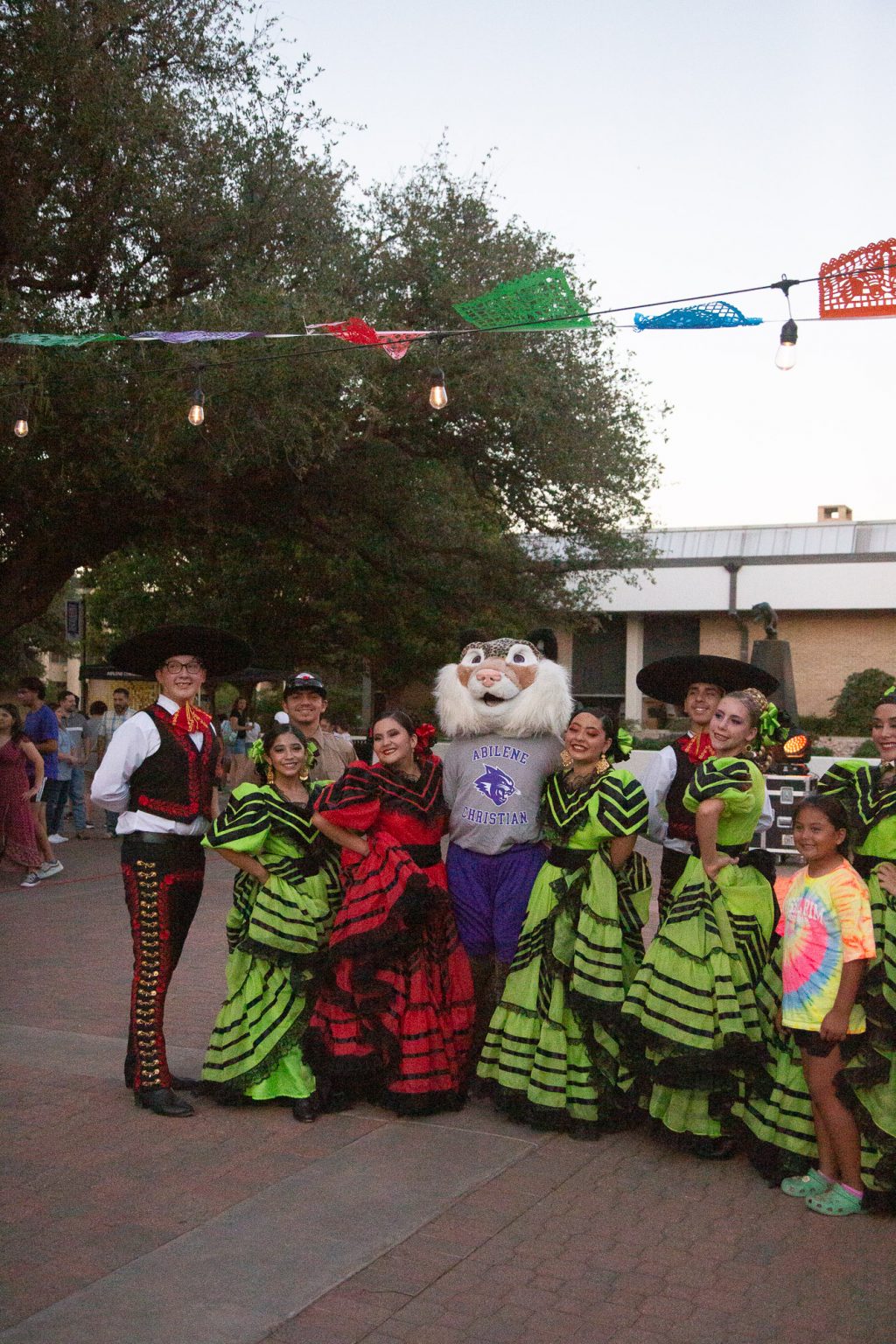 2022-09-30-6976-HXPx - The Optimist