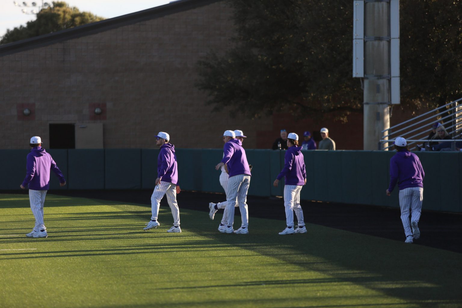 2023-02-17-0576-HXPx - The Optimist