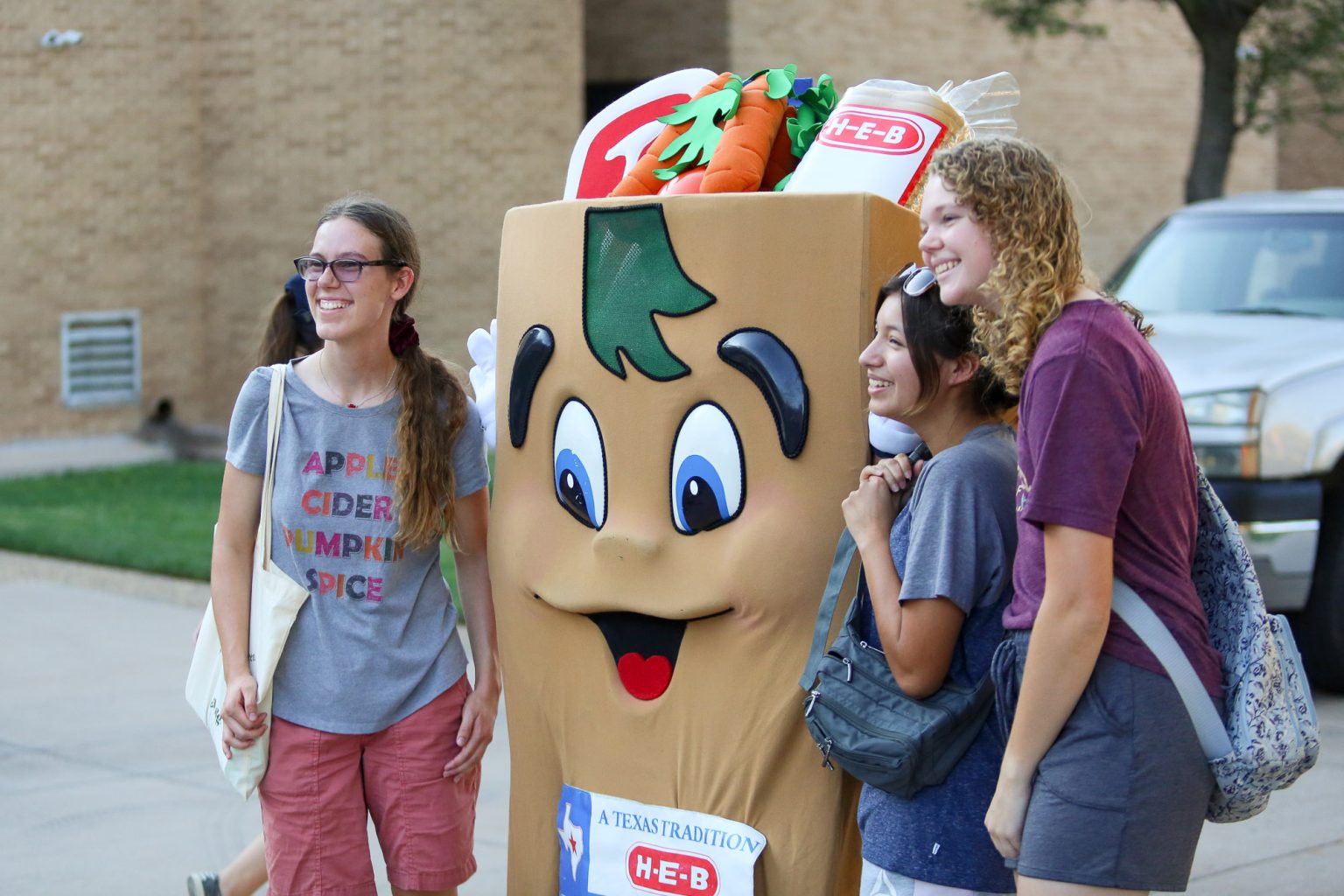 2023-09-22-4825-HXPx - The Optimist