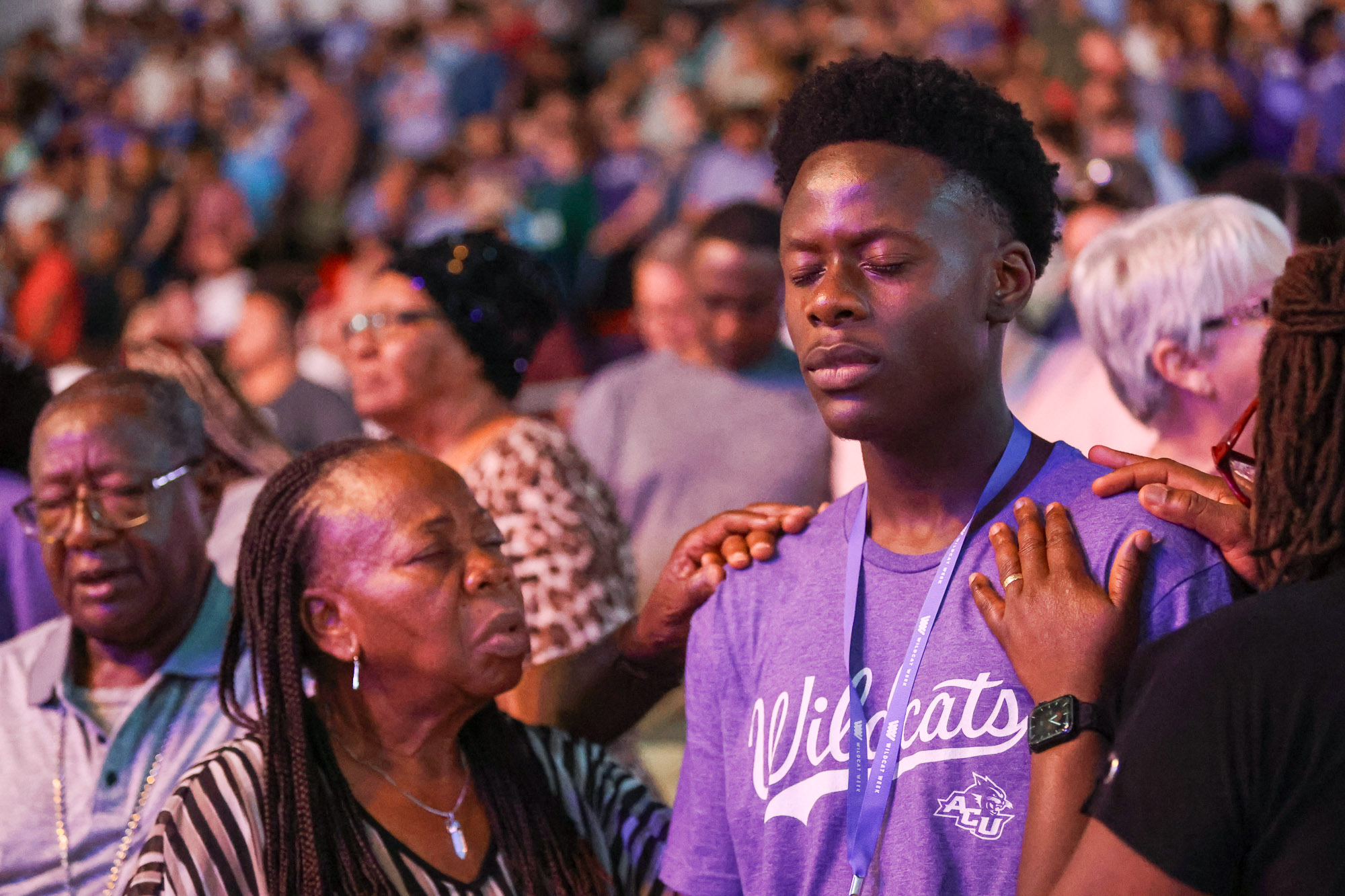 Gallery: Parents say goodbye and pray over students at the Goodbye Blessing - The Optimist
