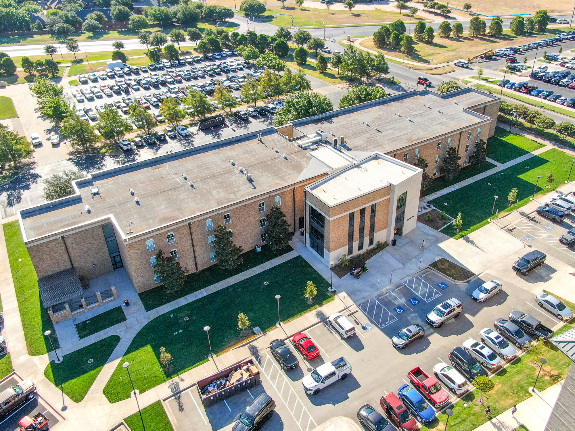 Recently renovated Mabee Hall welcomes first-time freshmen - The Optimist