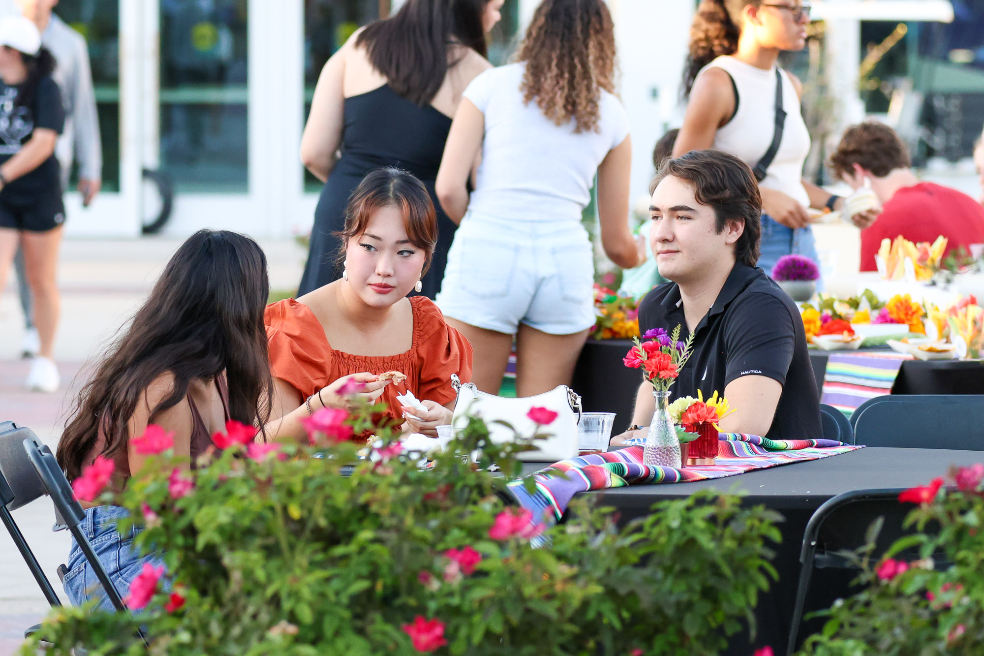 Gallery: Hispanos Unidos hosts Entra a La Plaza to celebrate Hispanic ...