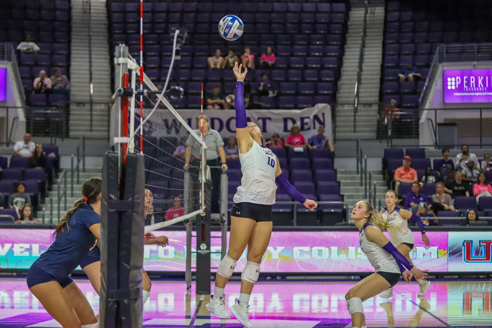 Volleyball continues losing streak, falling to Grand Canyon - The Optimist