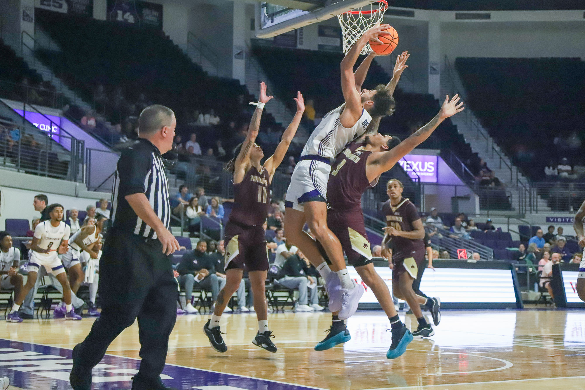 Men's basketball looks to defeat Baylor Bears on the road - The Optimist