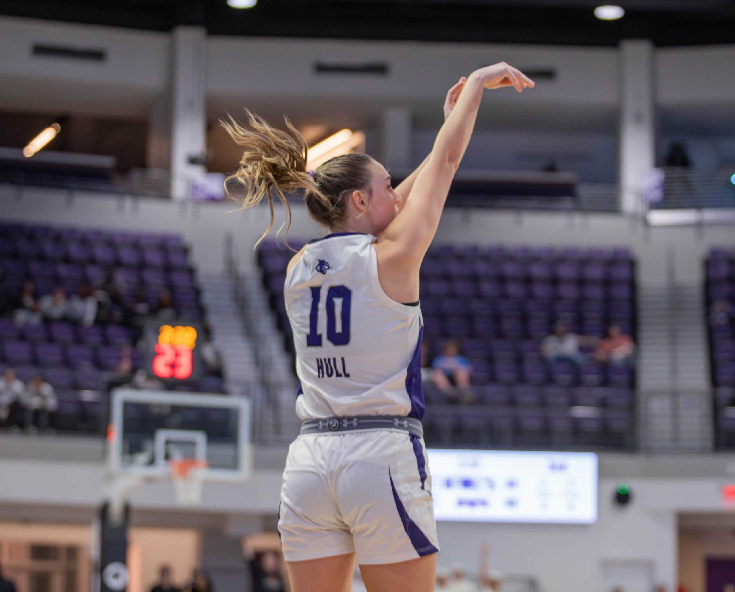 Hull breaks ACU D1 record, leads with 36 in win over TSU - The Optimist